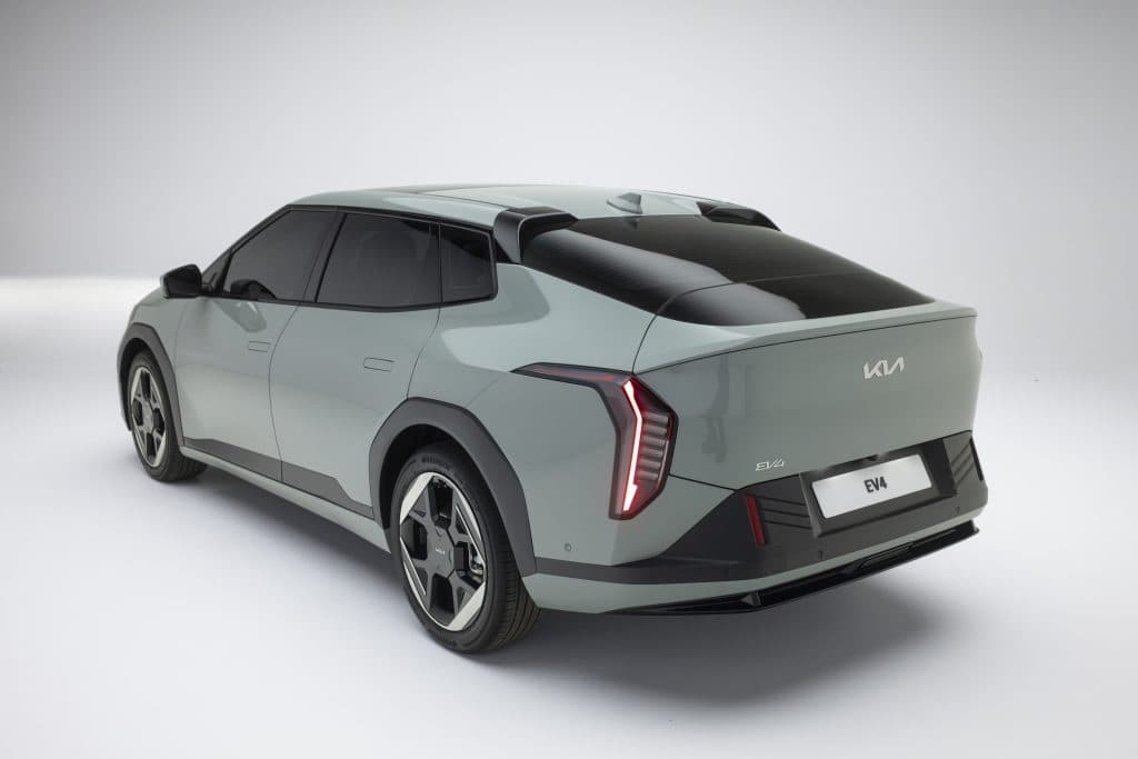 Kias expert: ”Därför är EV4 den perfekta bilen i kombilandet Sverige” - Kia